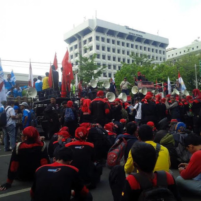 Buruh: Jokowi Kelihatannya Saja Merakyat, Tapi Lebih Sadis Dari Tentara ...