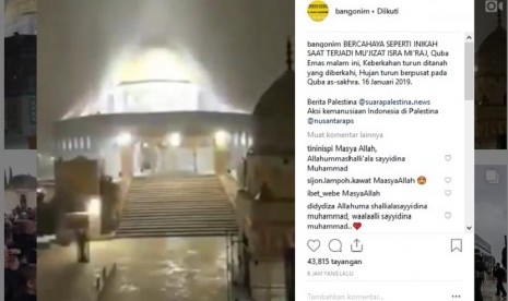 Masjid Qubah Shakhra Bercahaya Saat Salju Turun di Palestina - Eramuslim