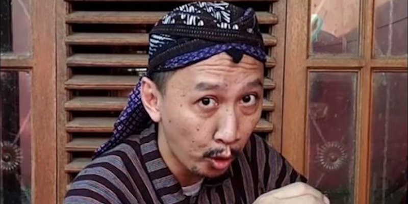 Mustofa: Abu Janda Kenapa Tidak Pernah Kena Hukuman? - Eramuslim