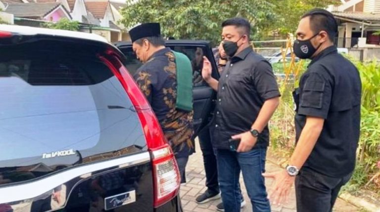 Beda dengan Muhammad Kece, Ustadz Yahya Waloni Langsung Disangkakan ...