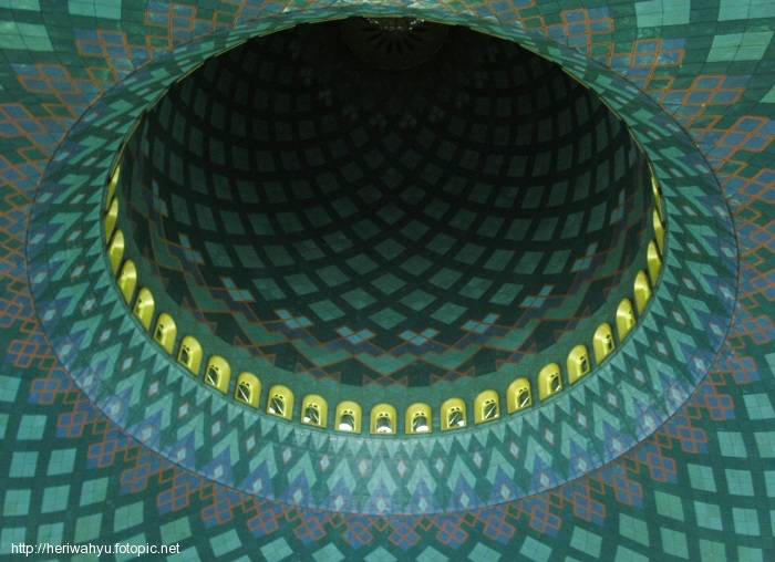 Masjid Al-Akbar Surabaya | Eramuslim