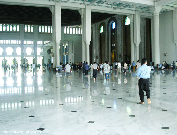 Masjid Al-Akbar Surabaya | Eramuslim