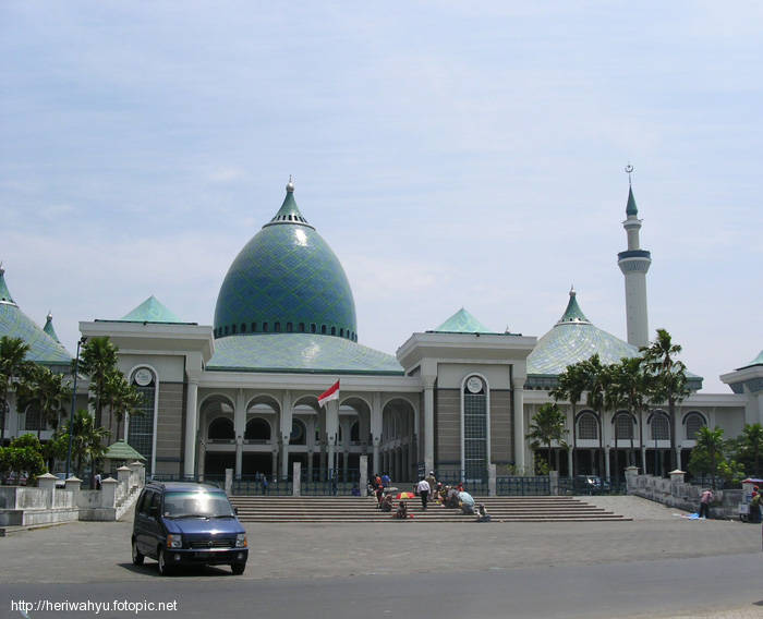 Masjid Al-Akbar Surabaya | Eramuslim